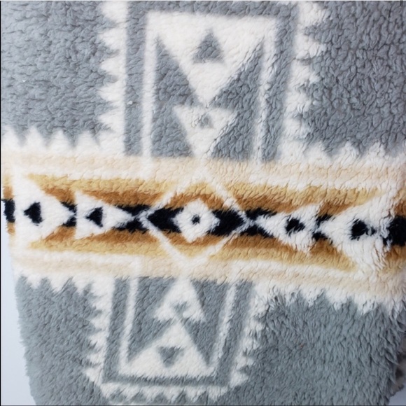 Pendleton | Bedding | Pendleton Plush Sherpa Aztec Southwest Boho Throw ...